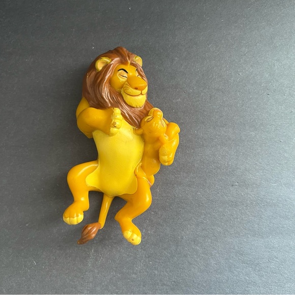 Disney | Other | Vintage Lion King Figure Mufasa And Simba Laying Down ...